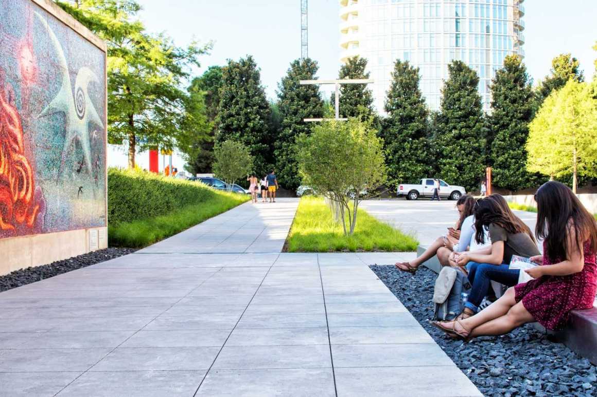 美国达拉斯艺术博物馆庭院 Dallas Museum of Art by Studio Outside – mooool木藕设计网