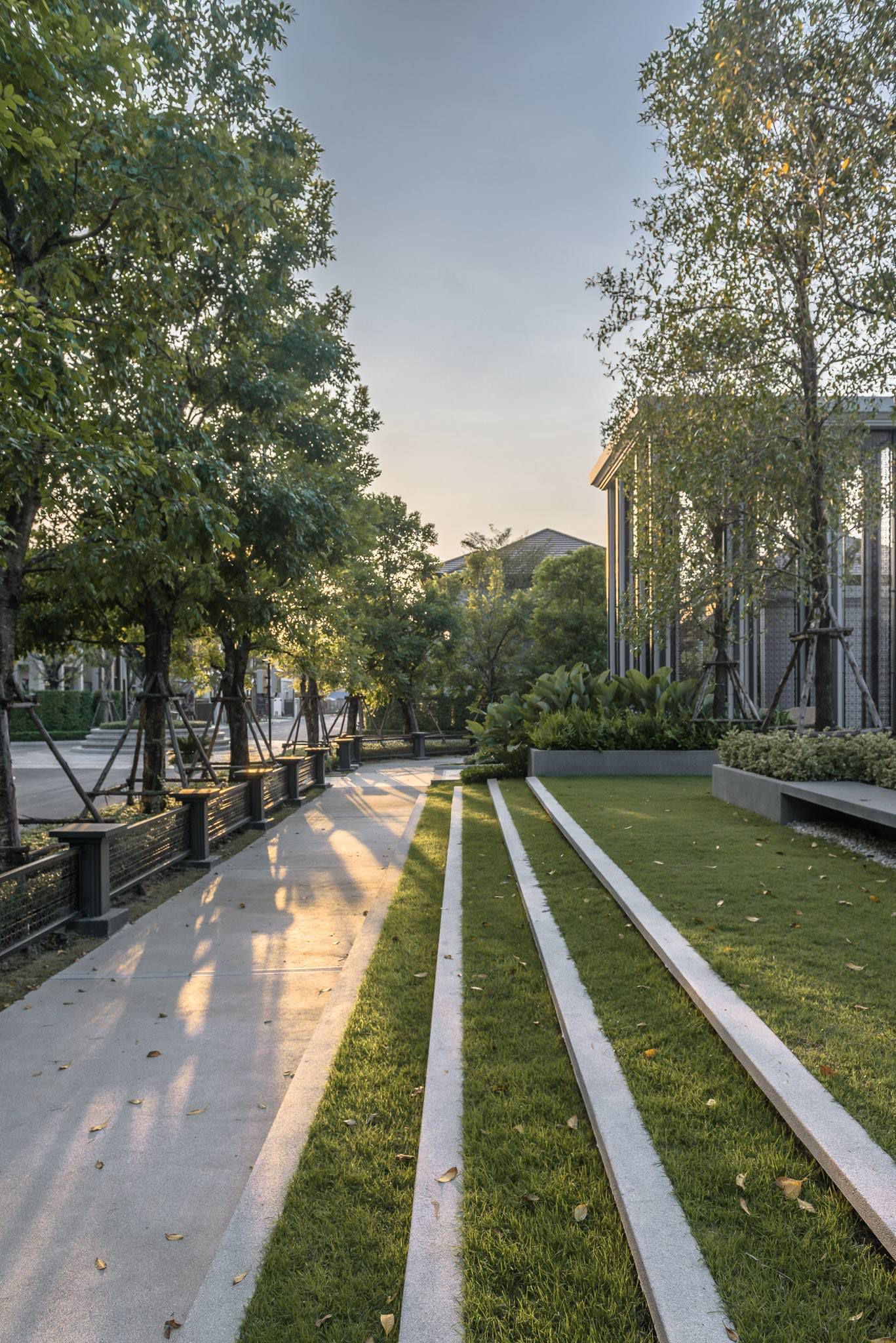Grand-bangkok-boulevard-by-Landscape-Tectonix-Limited-17.jpg (1367×2048 ...