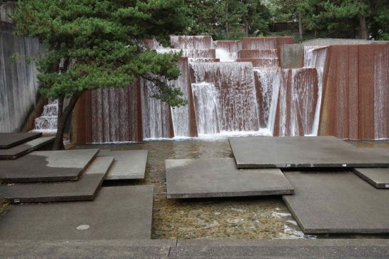 Ira Keller Fountain Plaza by Lawrence Halprin – mooool
