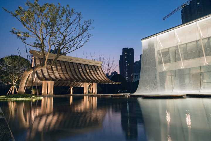 Chongqing Sunac One Central Mansion Sales Pavillion by 壹安设计 – mooool