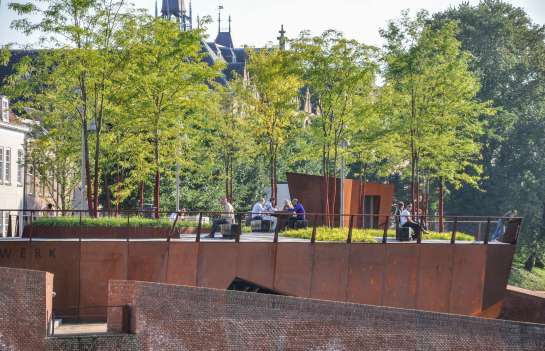 沿河边的架空屋顶公园 / OSLO – mooool木藕设计网