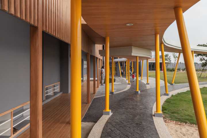 泰国“蒙台梭利”式教育学校 Ratchut School / Design In Motion – mooool木藕设计网