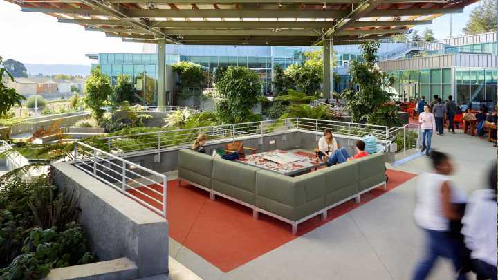 Facebook MPK 20+21 by CMG – mooool