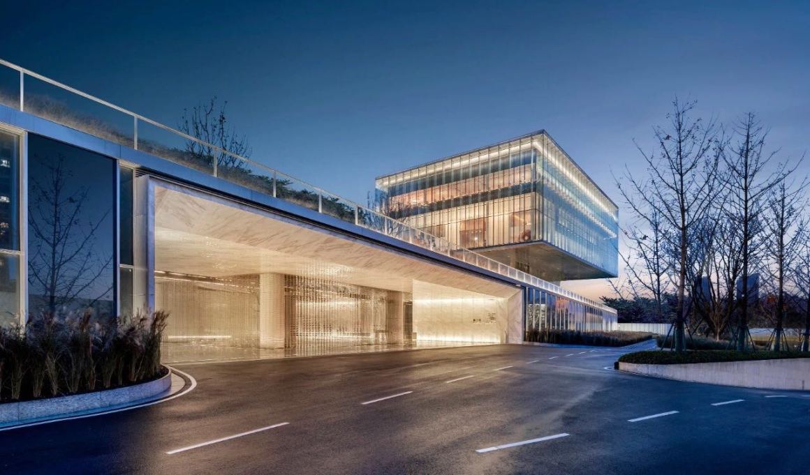 The IN Art Center Environmental Visual System Design by ToThree – mooool