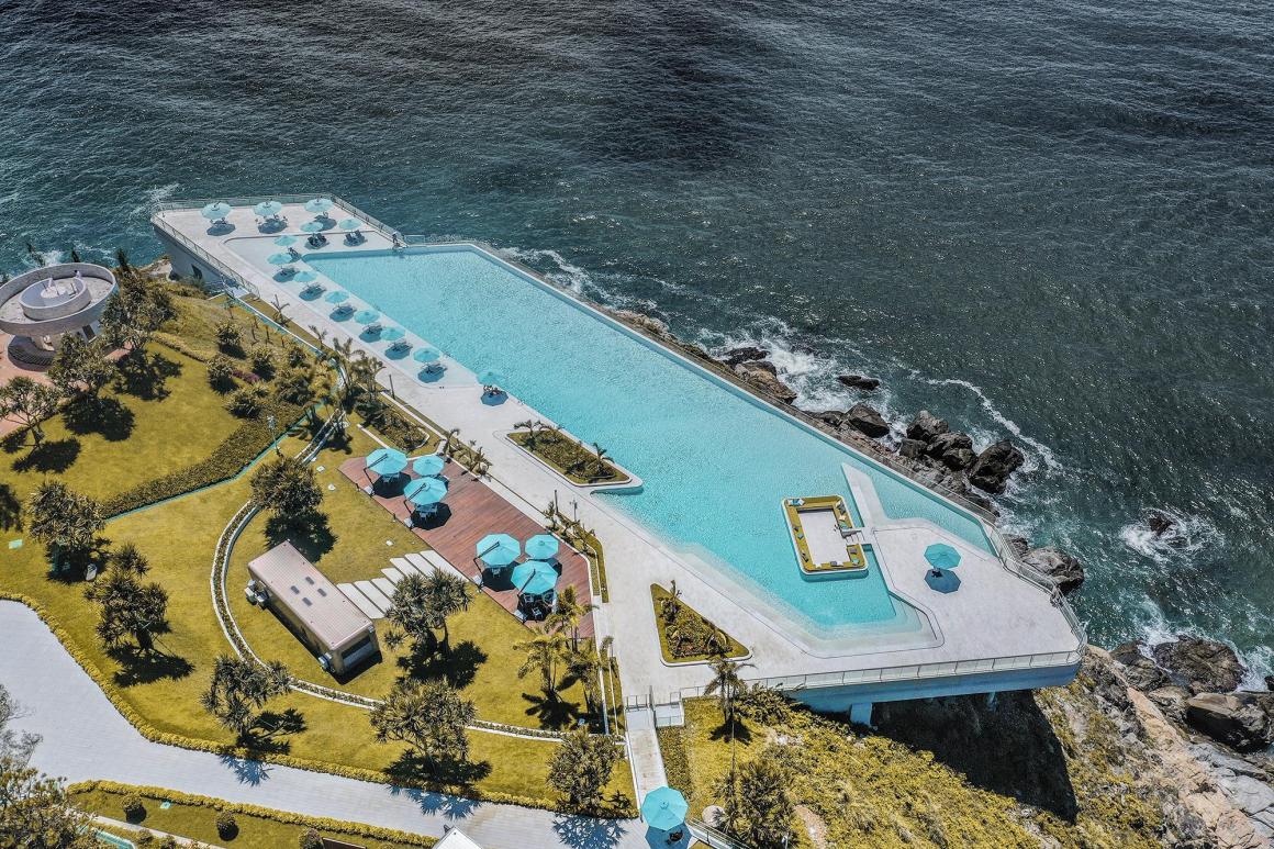 Beiluo Bay Cliff Pool by Bonjing Landscape – mooool