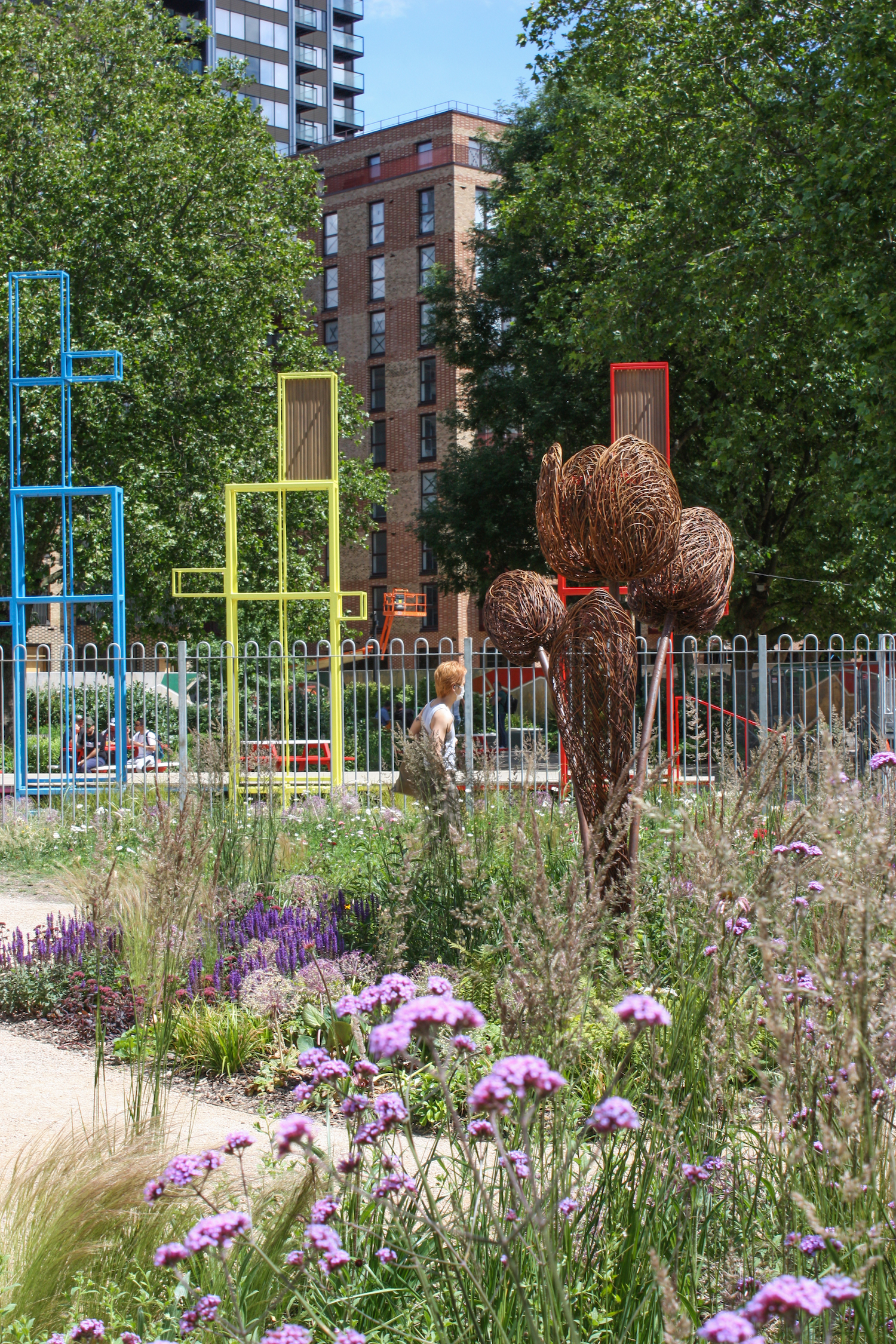 Sayer Street & the Meadow by B|D Landscape Architects – mooool