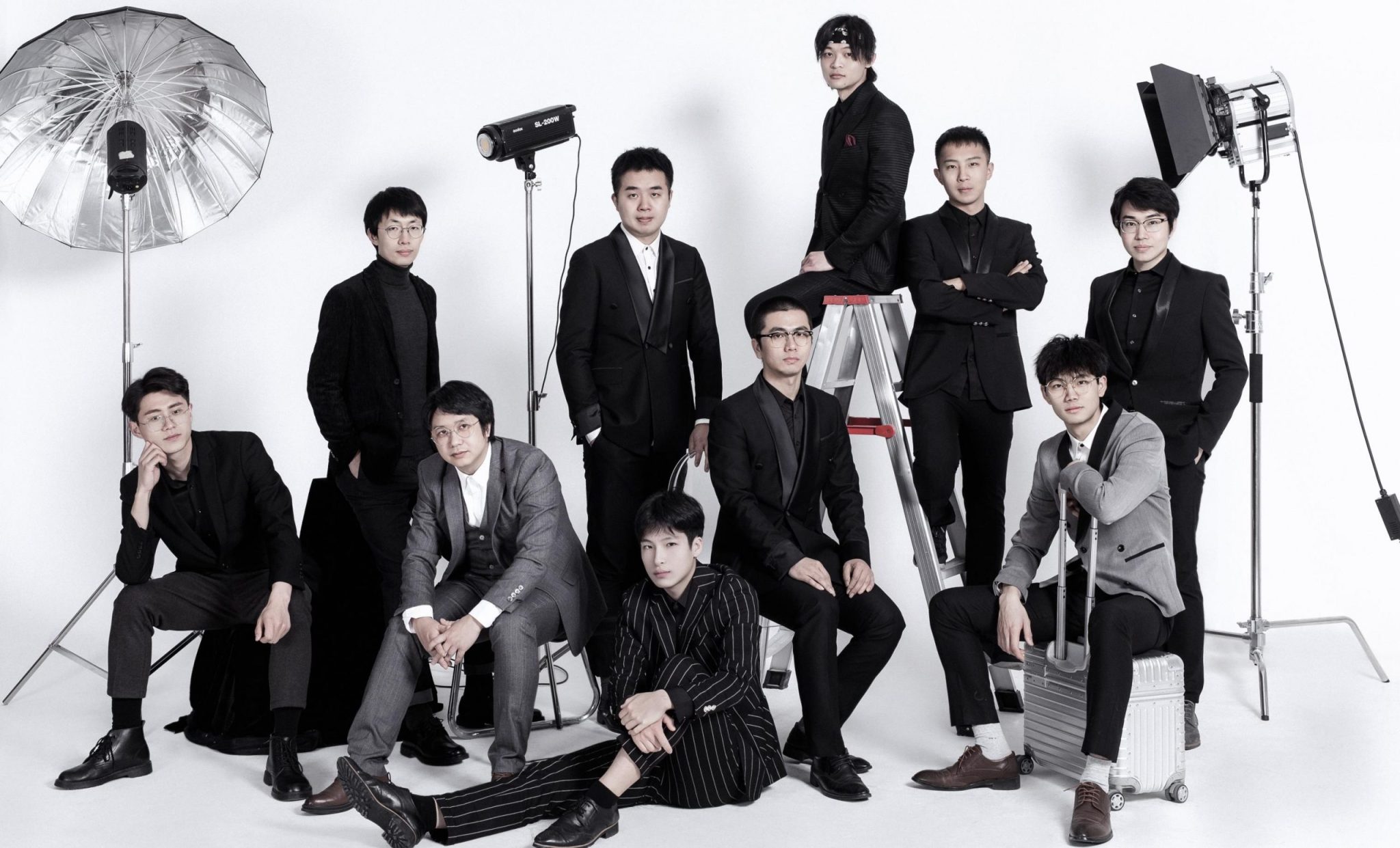 A collection of photographs by Fancy Images – mooool