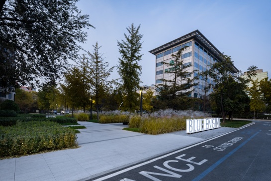 BLUE ENGINE by UMS – mooool