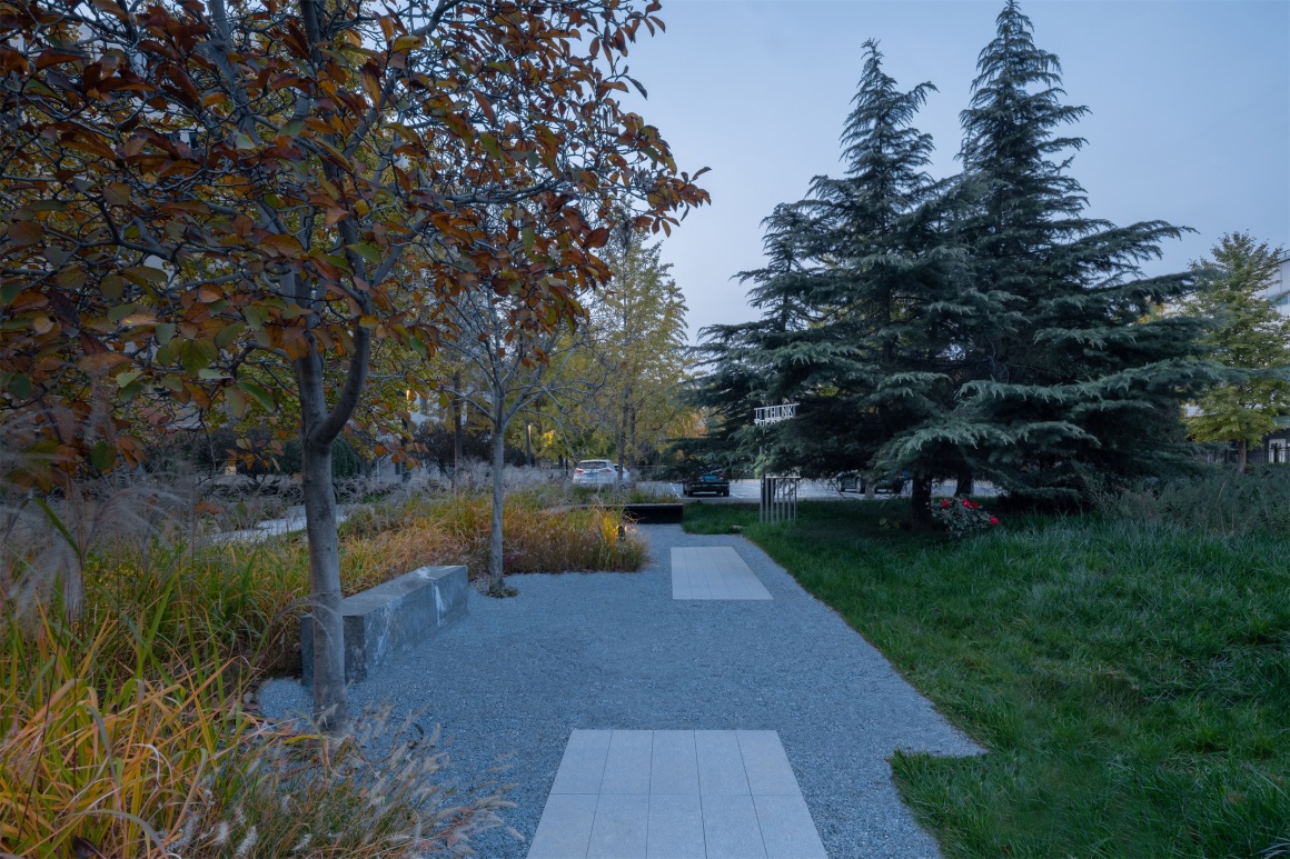 BLUE ENGINE by UMS – mooool