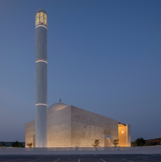 Mosque of the Late Abdulkhaliq Gargash by Dabbagh Architects – mooool