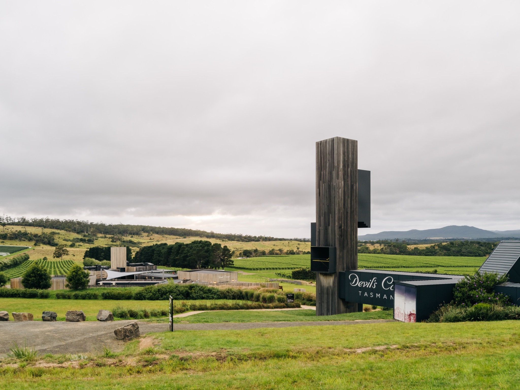 Devil’s Corner by Cumulus Studio – mooool