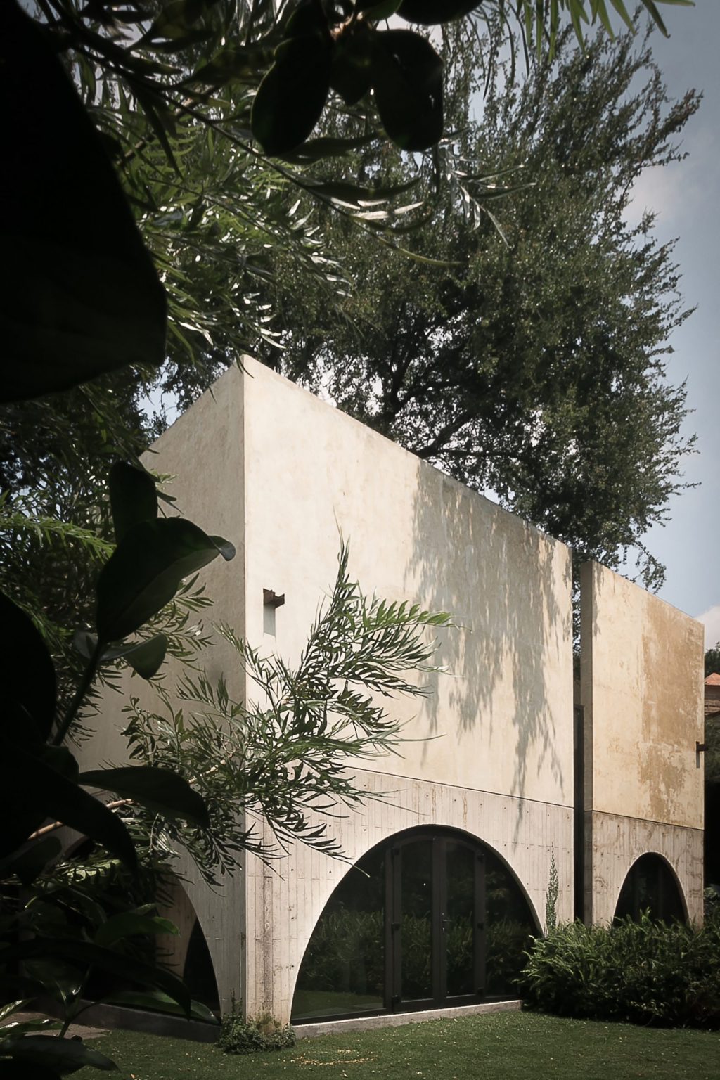 A Mexican garden landscape that blends in and out of nature – mooool