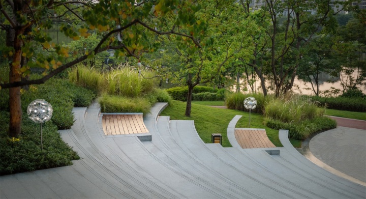 Display Area of Yuexiu Property · The imperial Pearl by City ...