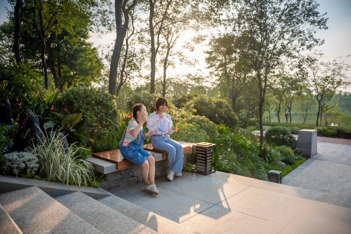 Display Area of Yuexiu Property · The imperial Pearl by City ...