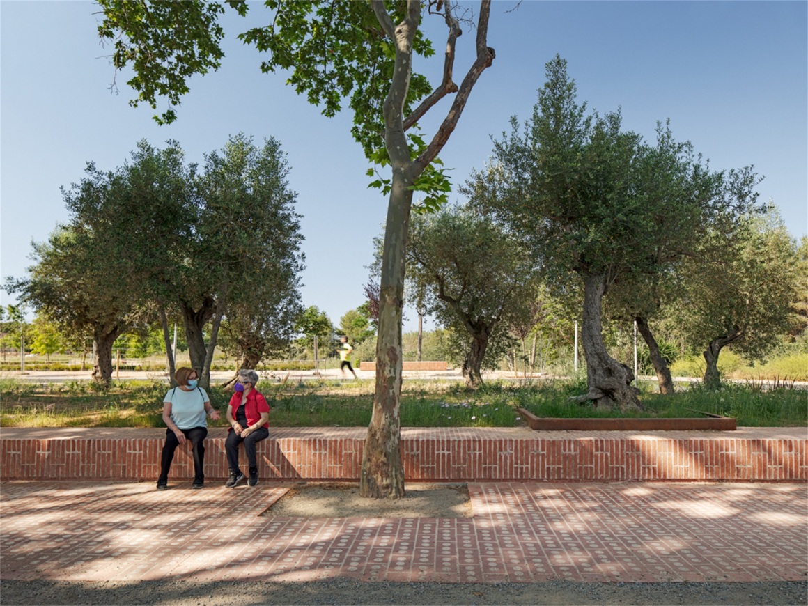 Boca de la Mina Promenade in Reus by Batlleiroig – mooool