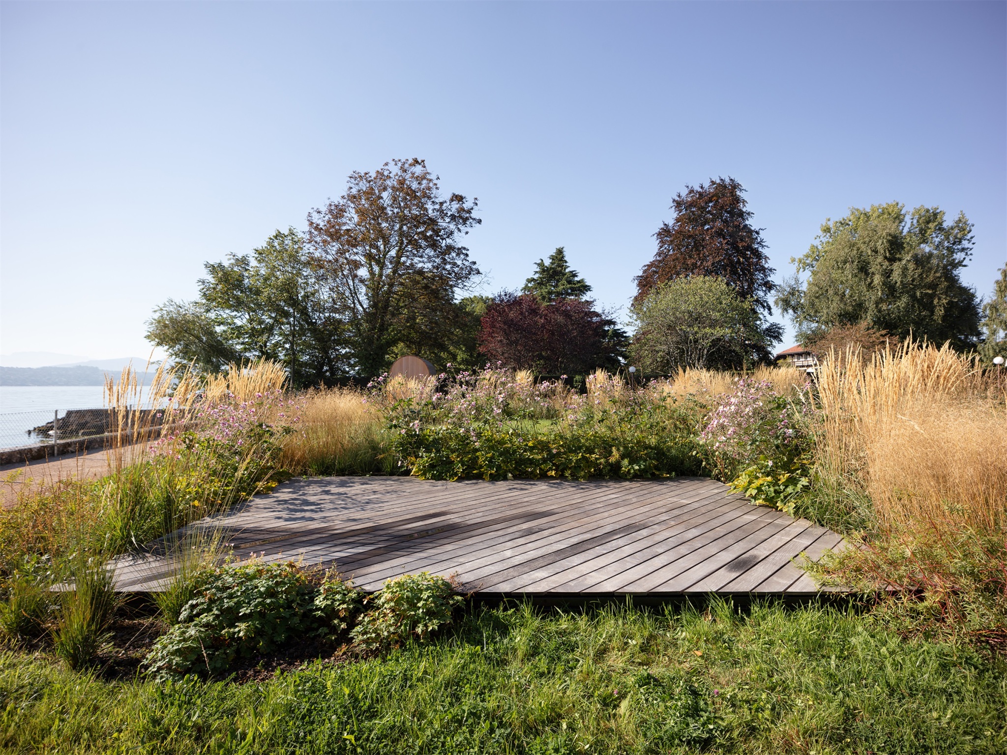 Mr Barrett’s Garden by BUREAU – mooool