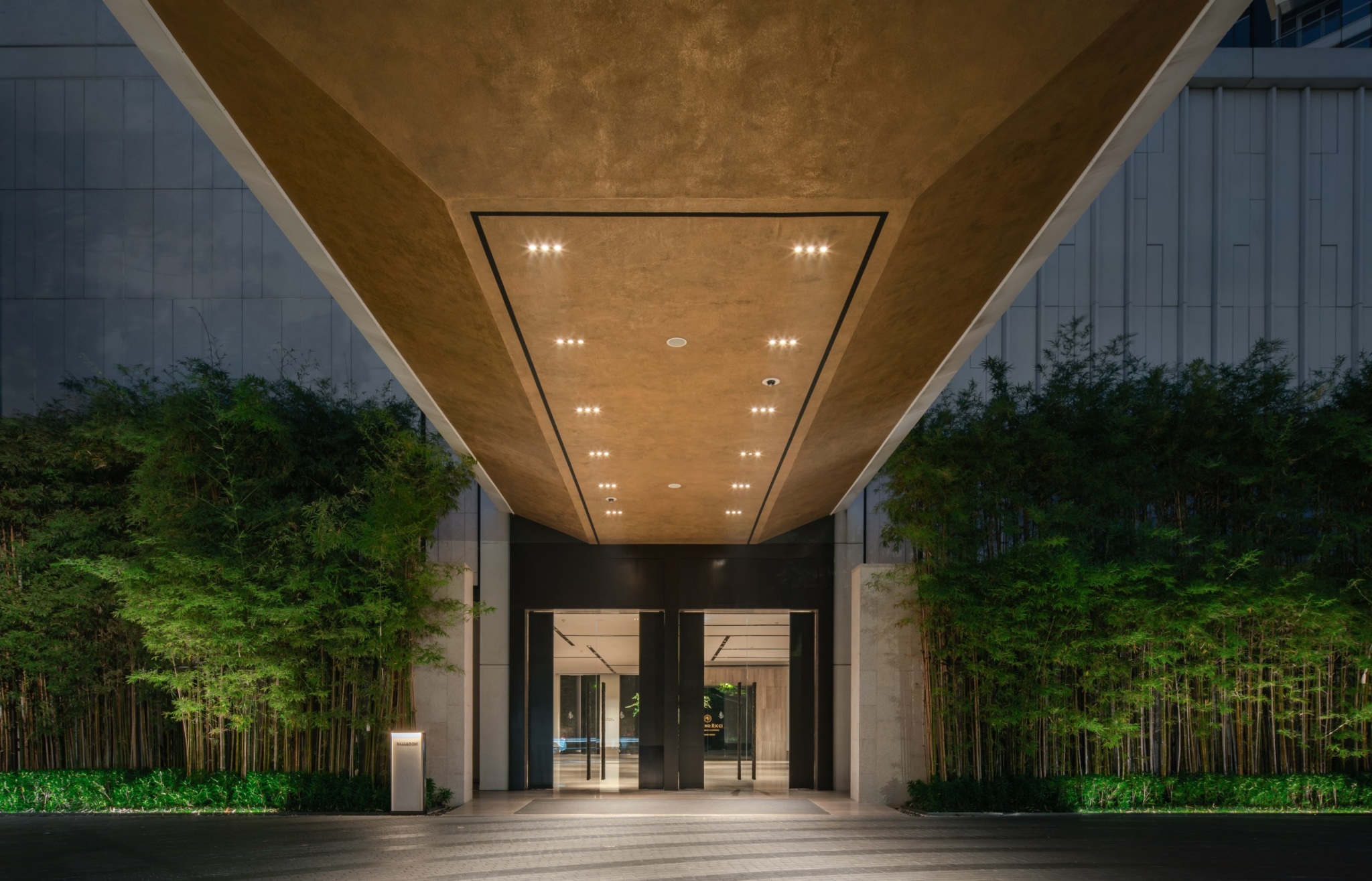 Four Seasons Hotel Bangkok at Chao Praya River by Landscape Tectonix ...