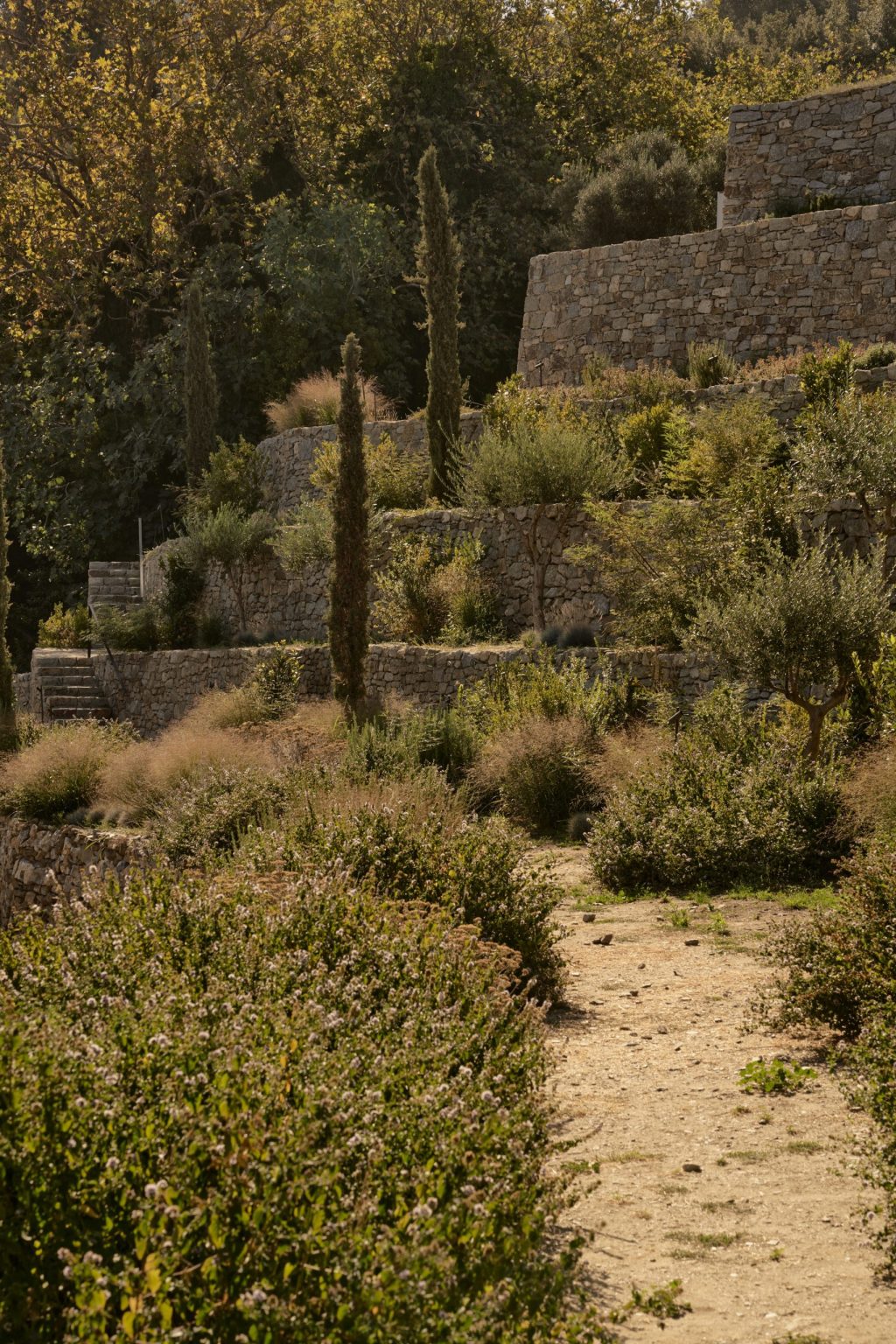 融于山谷，希腊LIKNON地下展览馆 / K-Studio – mooool木藕设计网