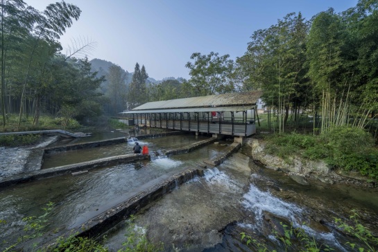 依水为邻：安徽霍山牛角冲村滨水公共空间提升改造 / 傅英斌工作室 – mooool木藕设计网