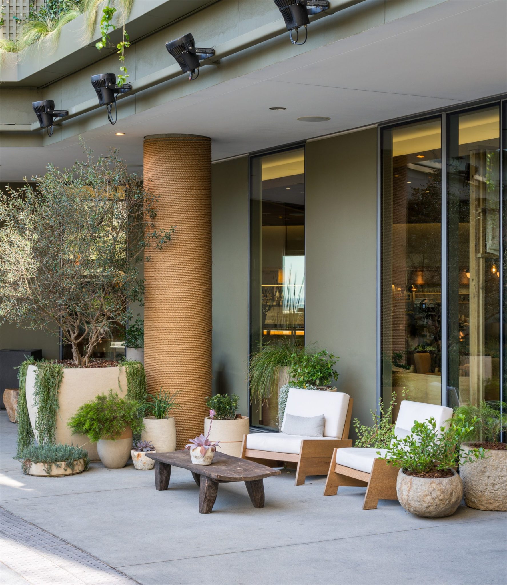 壹酒店 | 西好莱坞酒店景观设计 / RIOS – mooool木藕设计网