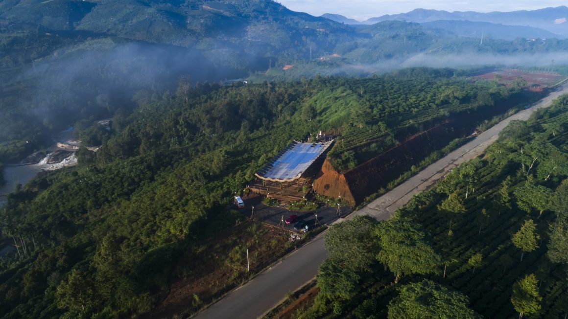 于自然中获取喘息之机，Nguyên咖啡馆 / The Bloom Architects – mooool木藕设计网