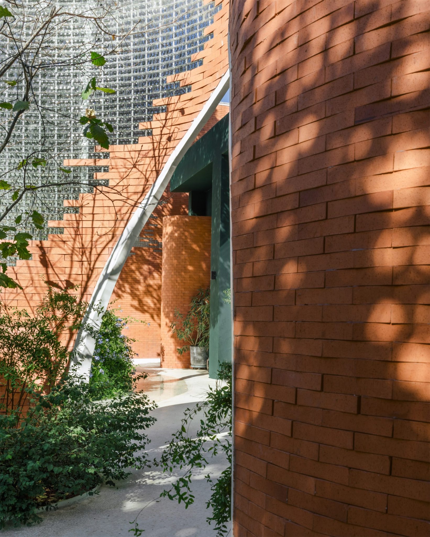 “A Garden “: Only Flower Floral Art Studio by Fangwei Architects – mooool