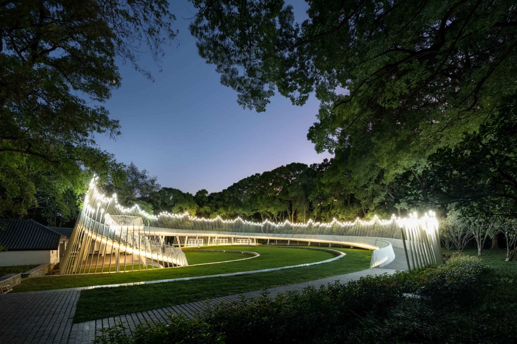 The Heart of East Lake, the poetics of nature and space – Deyou ...