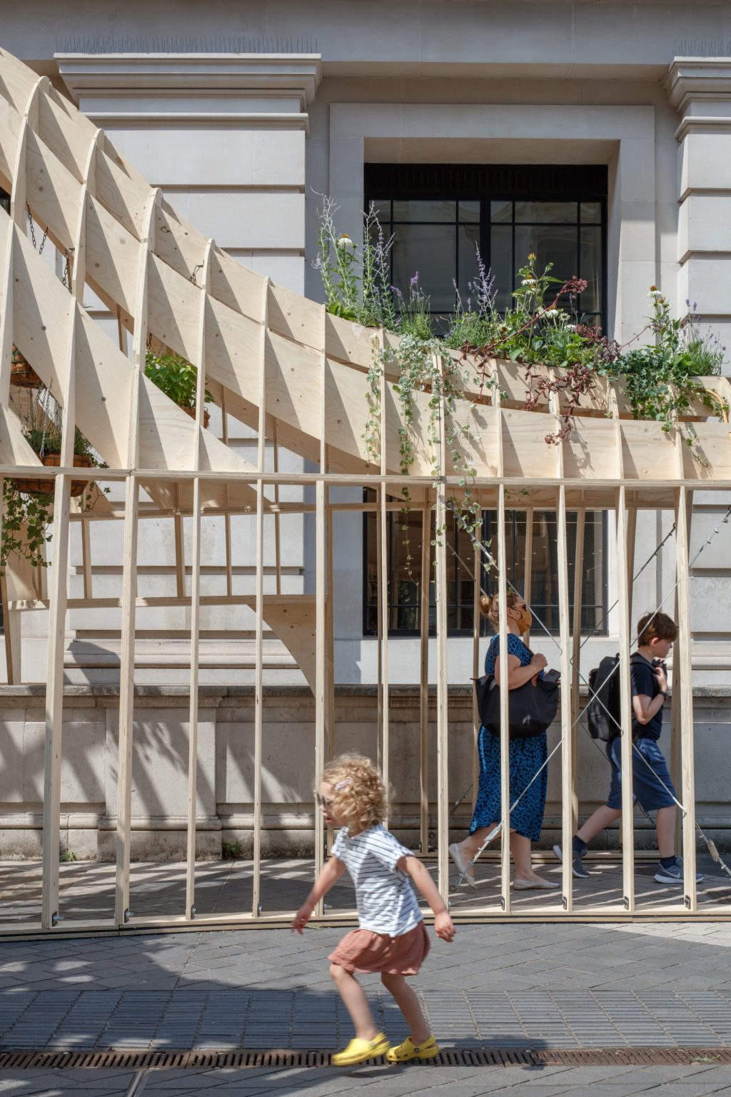 Home away from Hive by Mizzi Studio – mooool