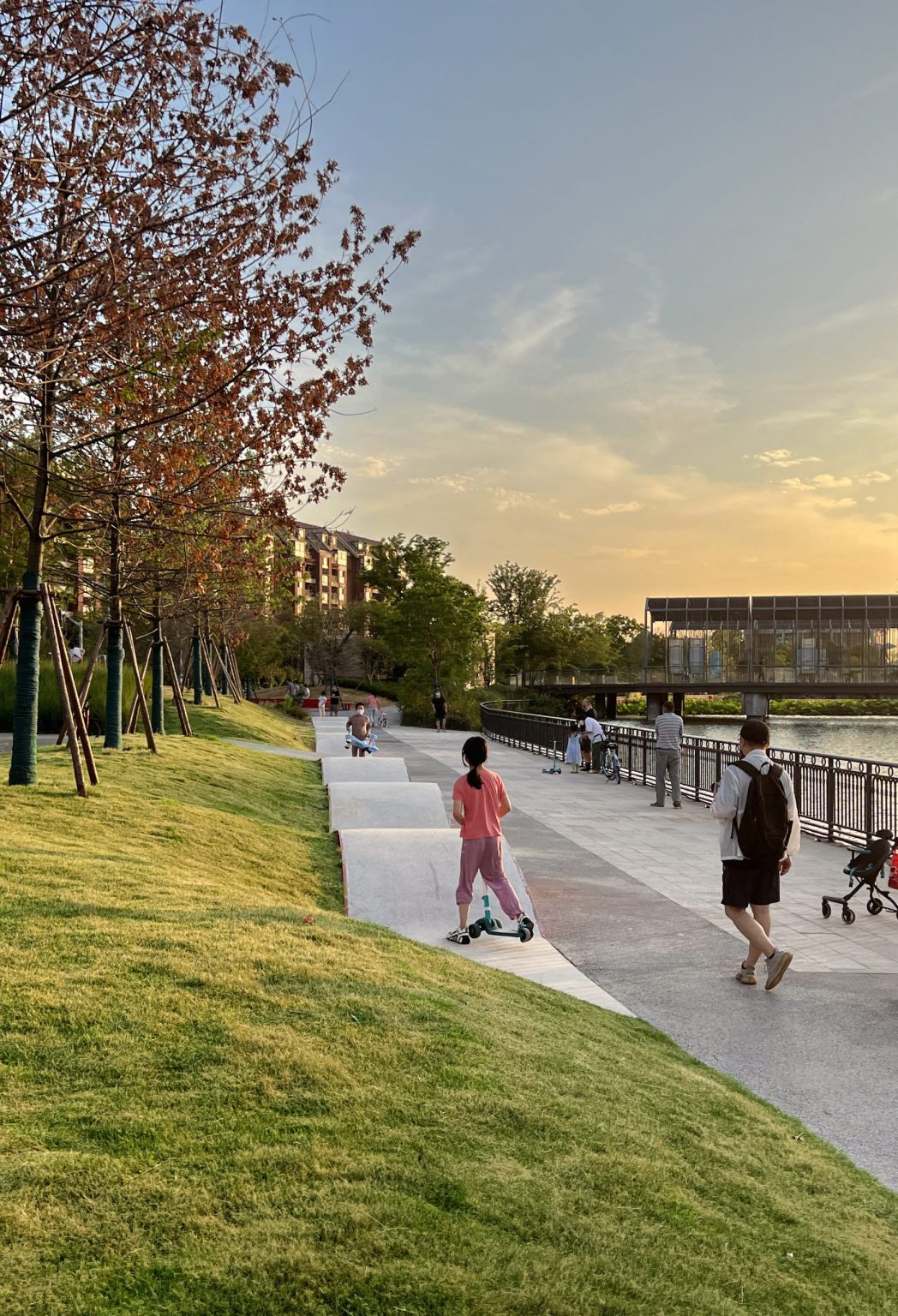 Shangkun Yueshan South Riverfront Community Park by Possibilism Design ...