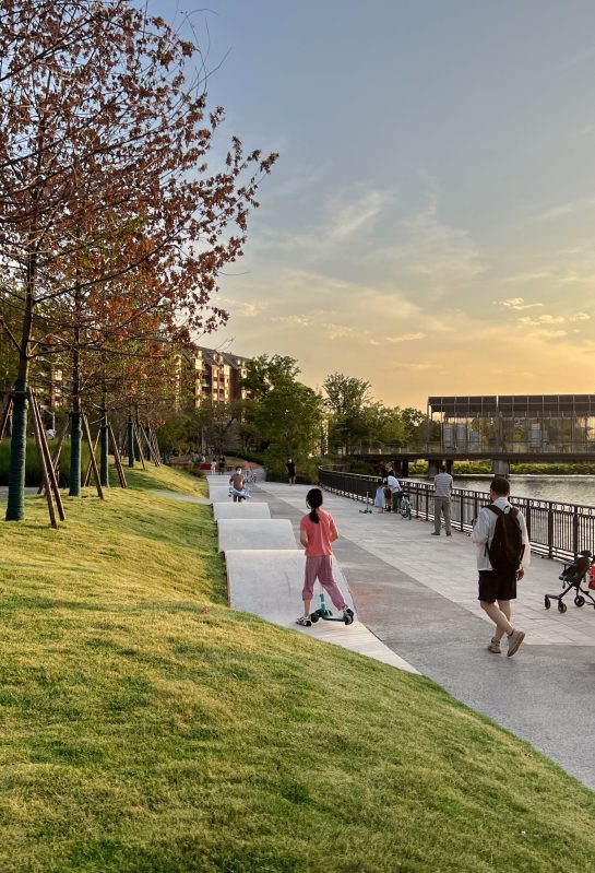 Shangkun Yueshan South Riverfront Community Park by Possibilism Design ...
