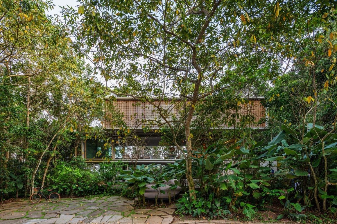 Blue House by Studio mk27 – mooool