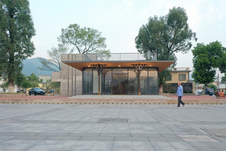 一个与树木共生的房子 ——广东连南石泉山小游客中心 / 共生建筑设计 – mooool木藕设计网