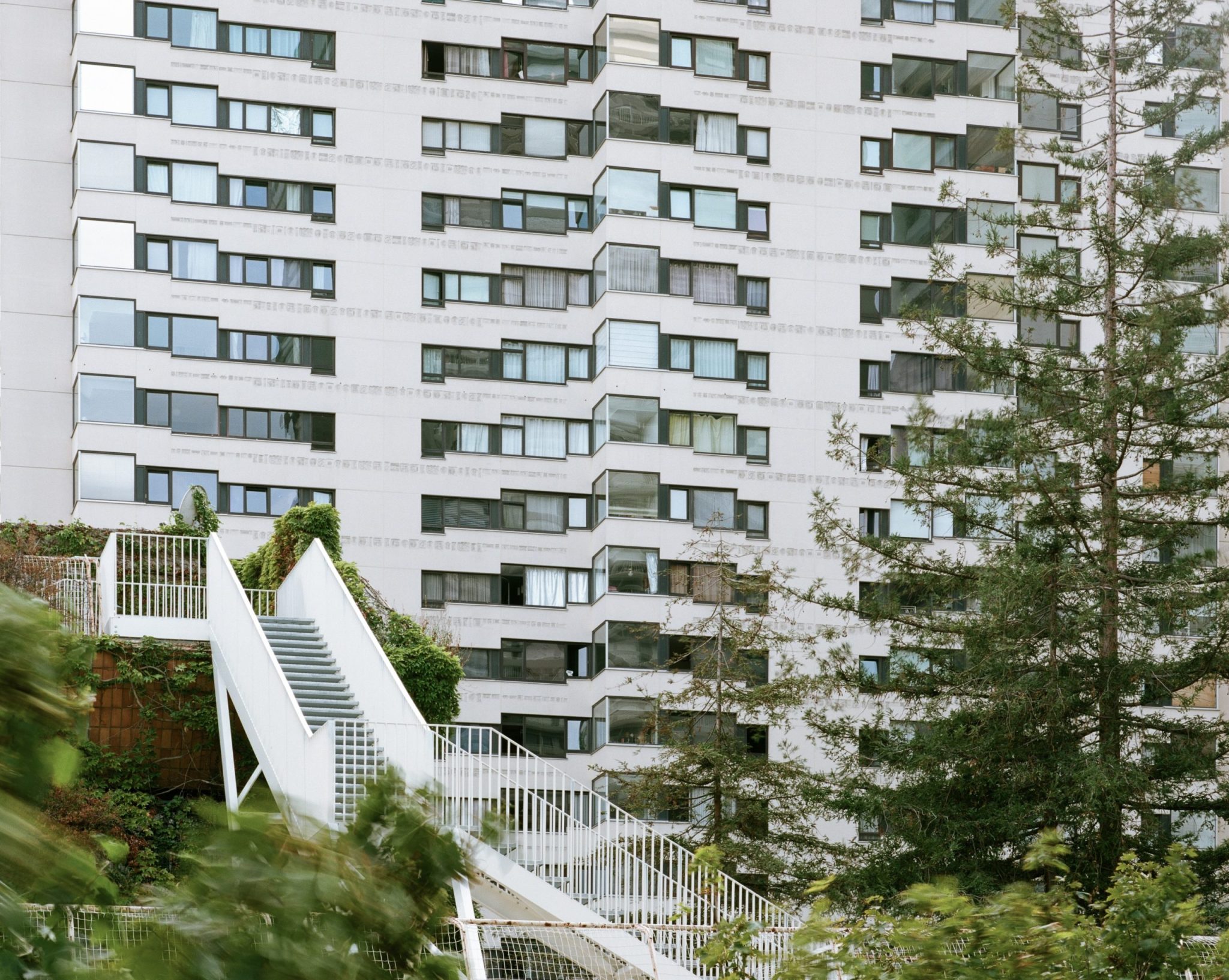 连接城市的另一界面，屋顶上的观景楼梯 / Bertrand Taquet Architectes – mooool木藕设计网