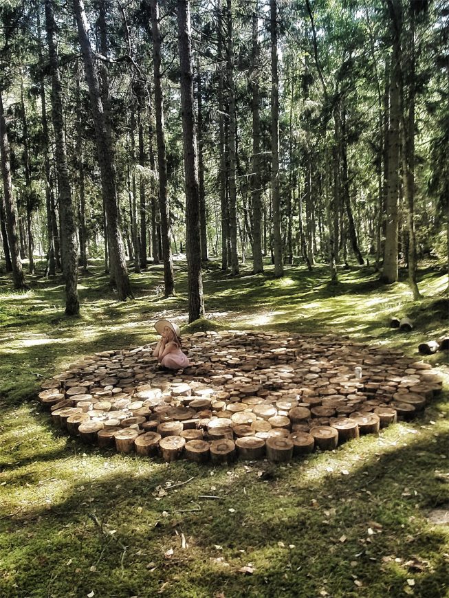 将自然归于自然，“森林地板”装置 / Ulf Mejergren Architects – mooool木藕设计网