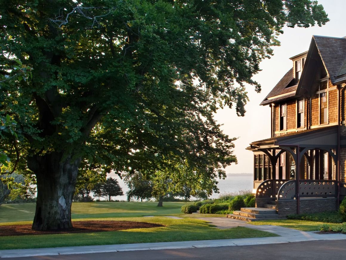 Make Historical Building into a Peaceful Living Space by Integrating ...