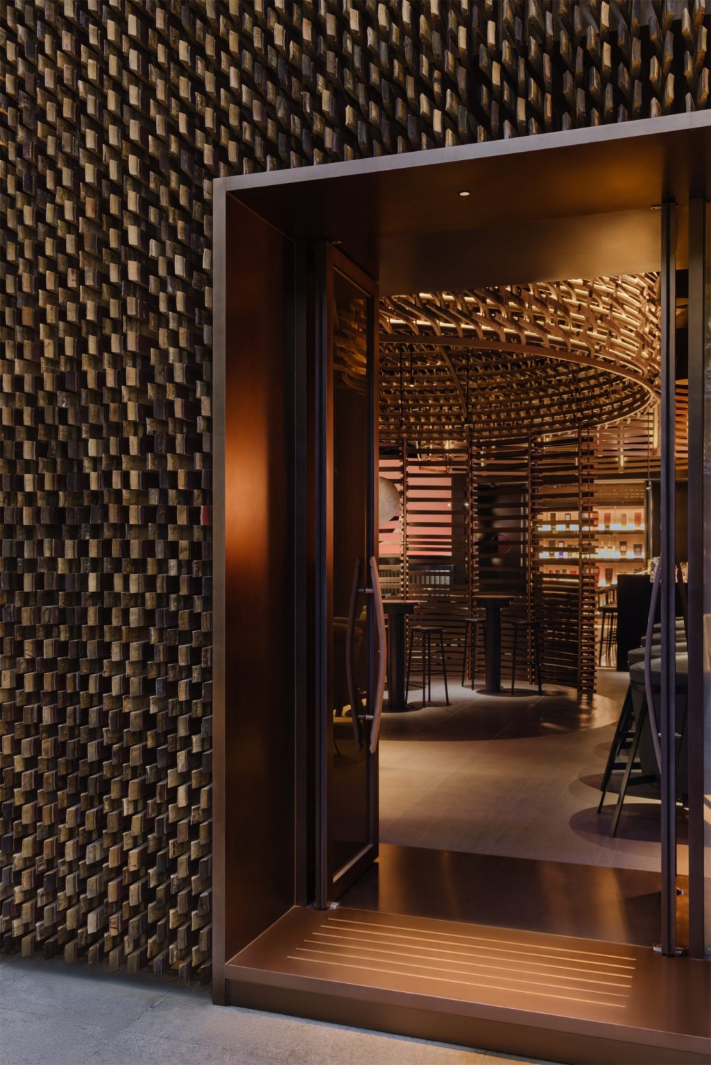 Laizhou Bar, Shanghai by RooMoo studio – mooool