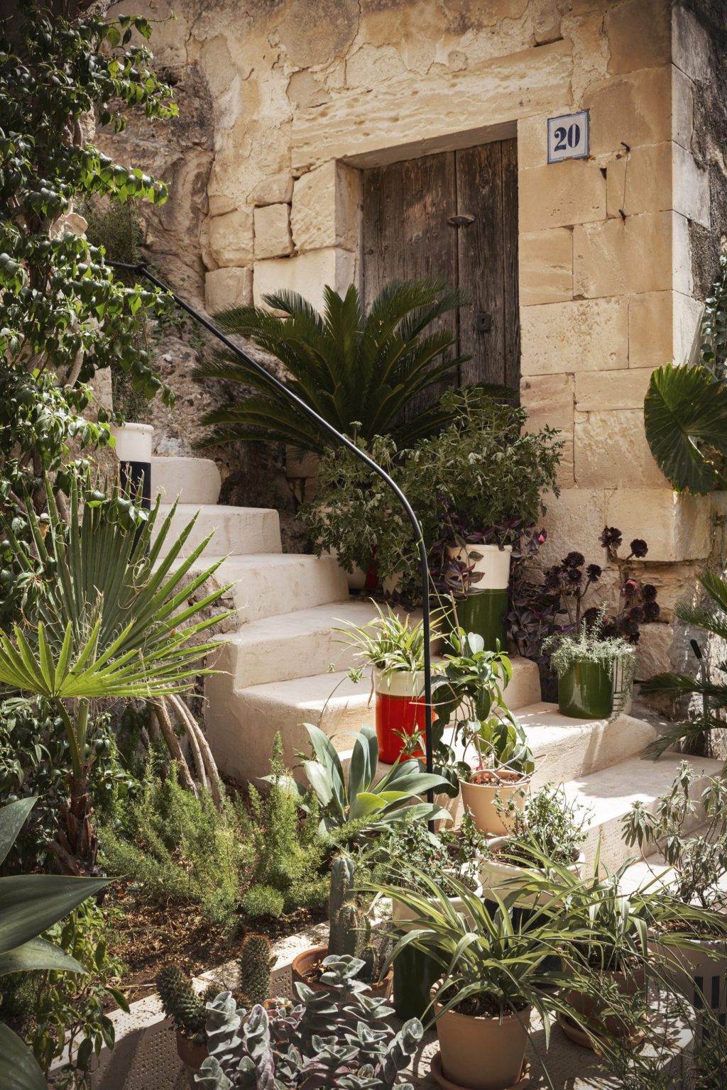 崖壁上的别墅，拥抱不完美之美 / Margherita Rui – mooool木藕设计网