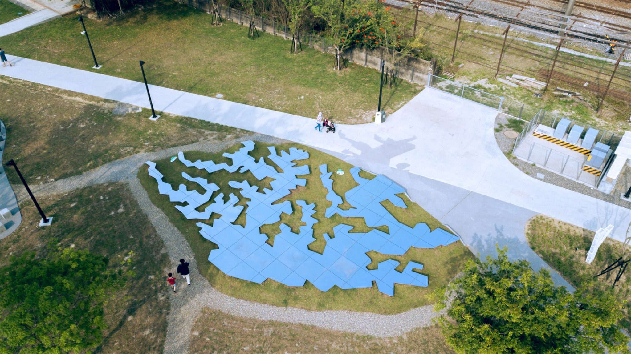 Waterscape and Playing Dome by NOIZ – mooool