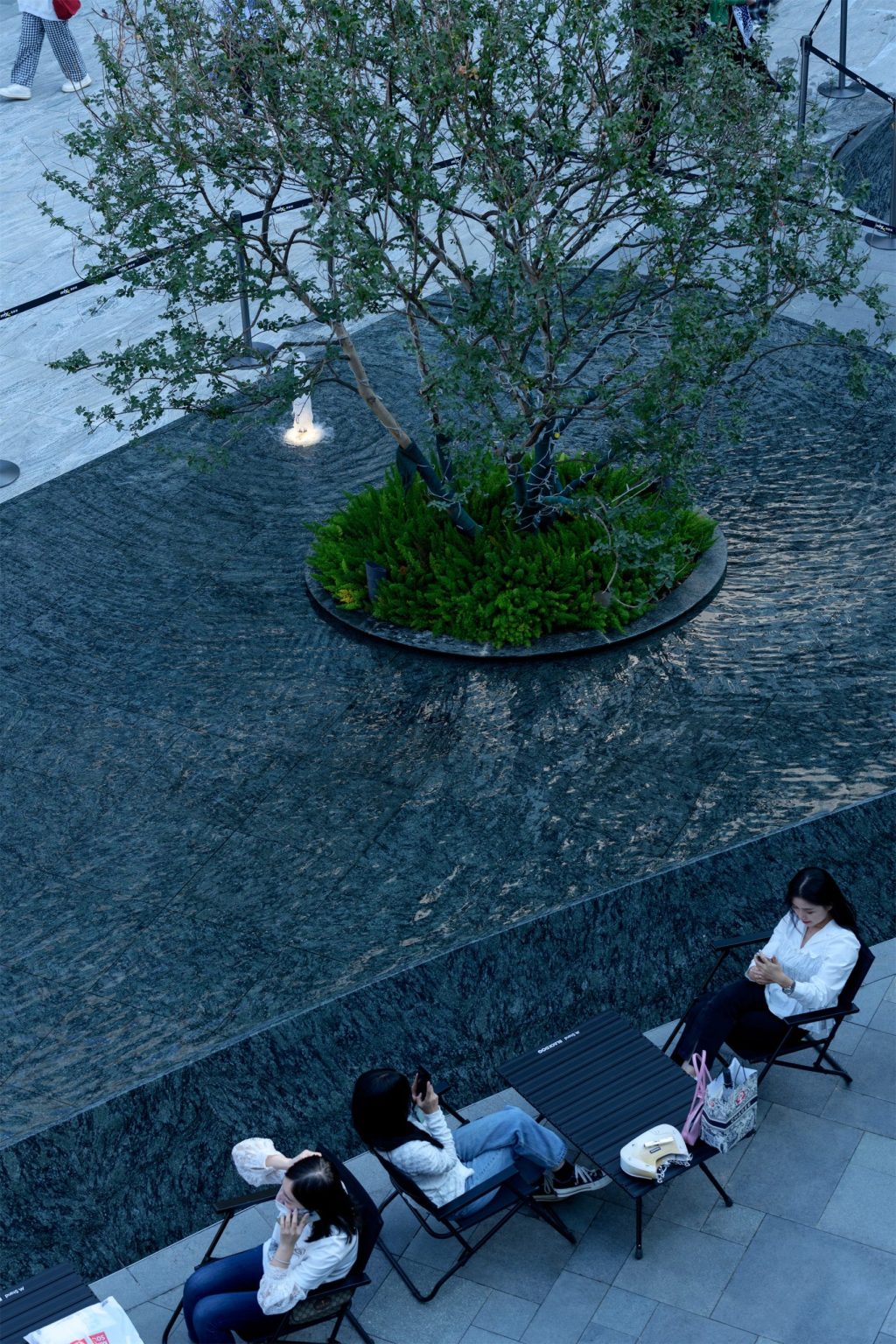 “花园里的日常—南昌华润万象城” / 山水比德 – mooool木藕设计网