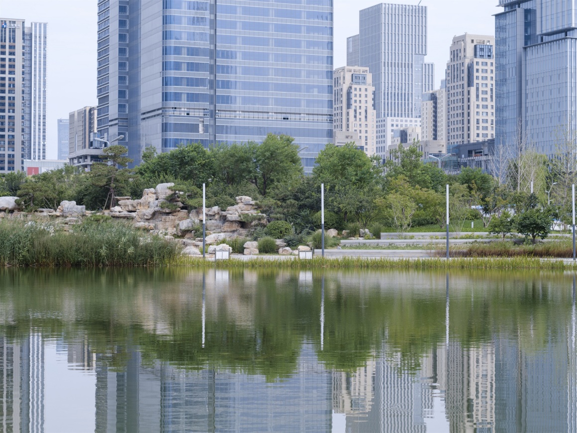 中央商务区里的生态绿洲：济南绸带公园 / SOM – mooool木藕设计网