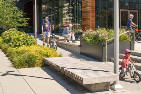 “Breathing” park-like block landscape, building open and shared ...