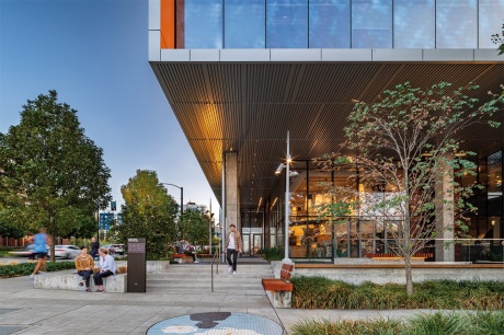 “Breathing” park-like block landscape, building open and shared ...