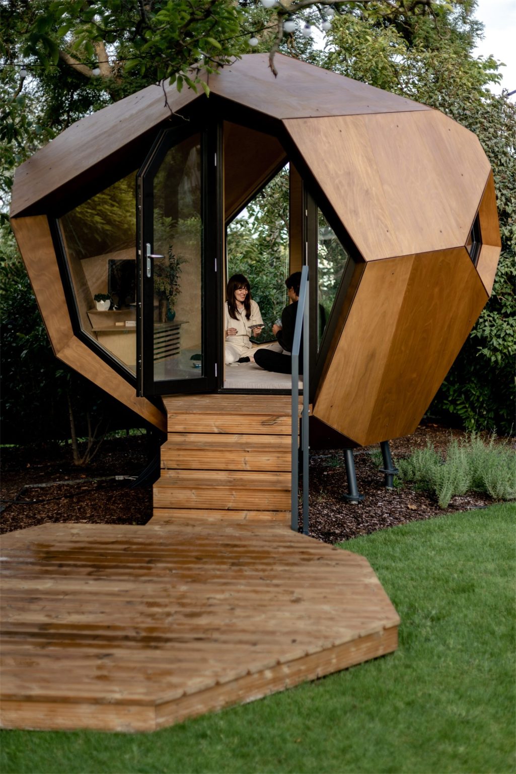 Pebble – Game pod by Hello Wood – mooool