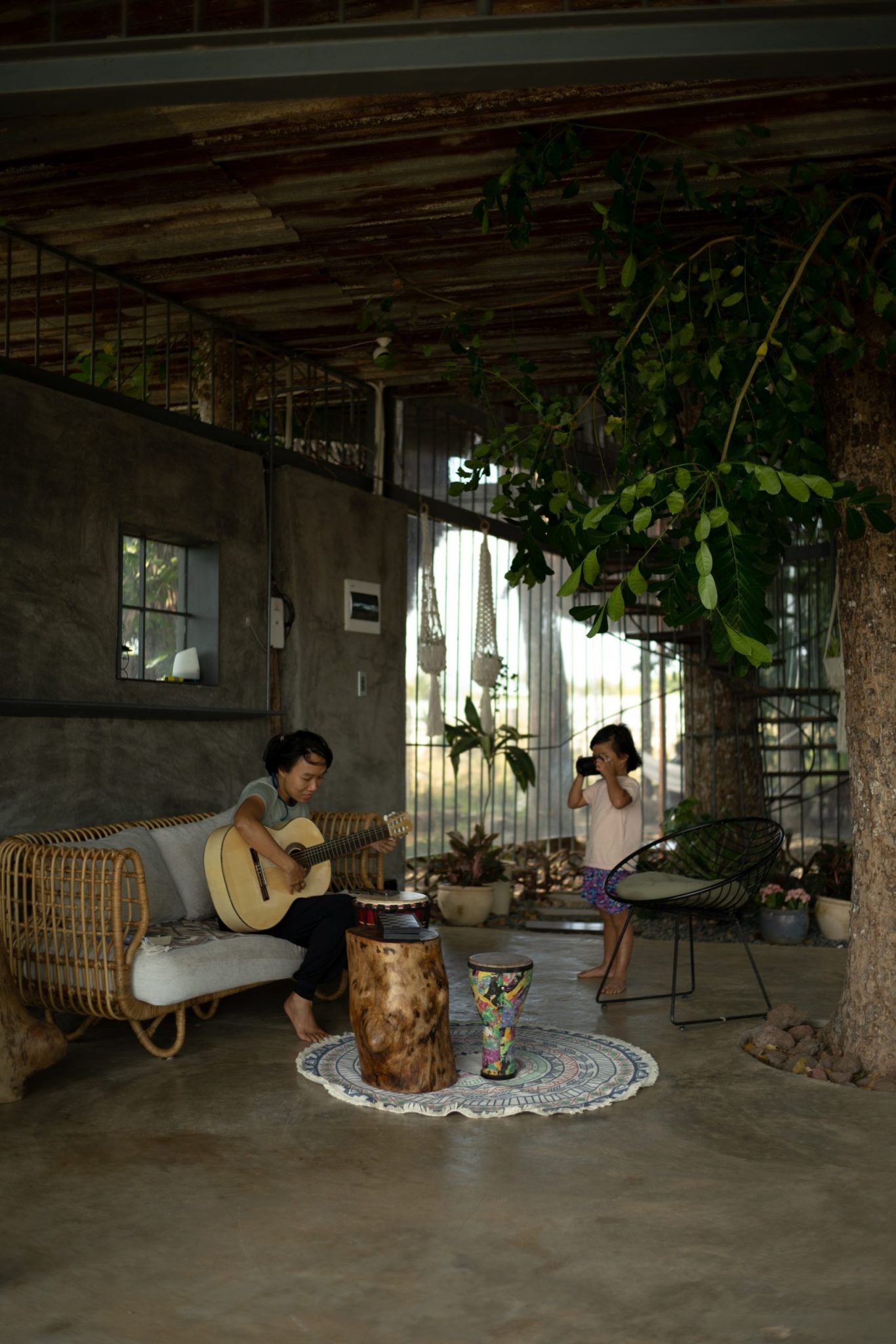 湖边的树屋，承载童年的美好时光 / H2 – mooool木藕设计网