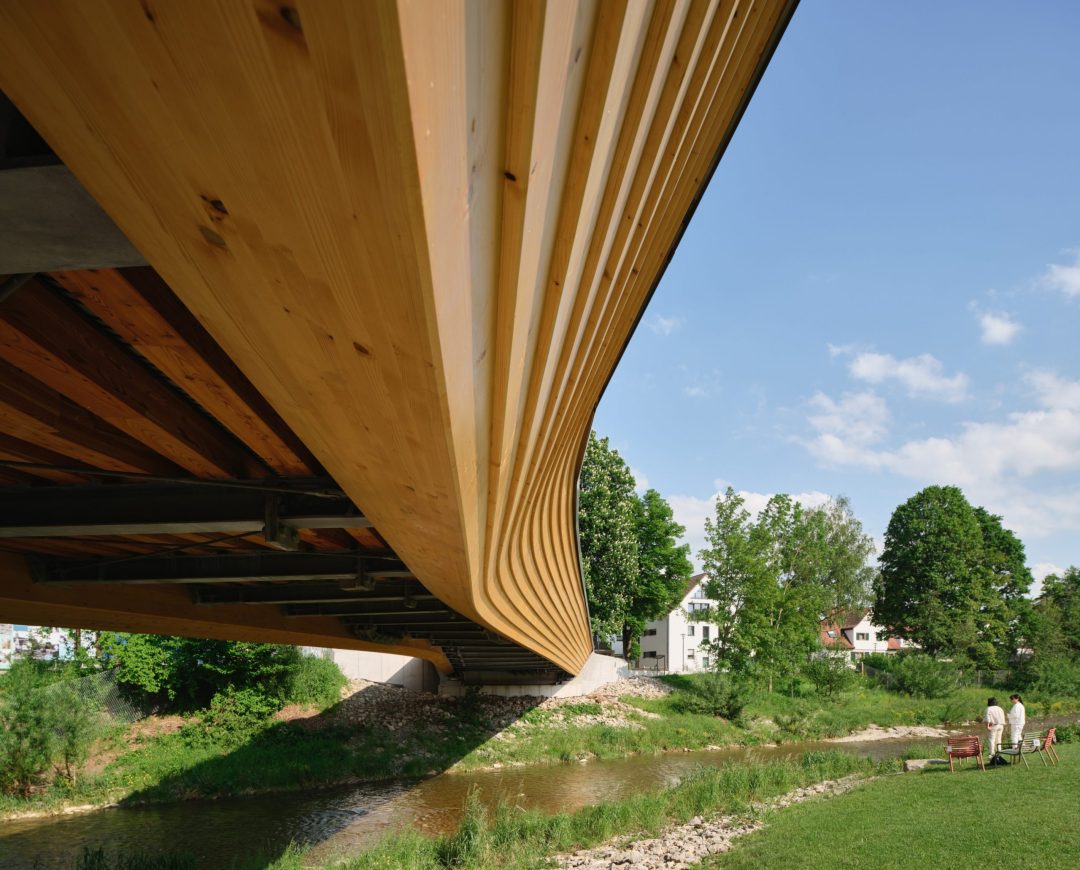 Moxon Architects and engineers IB-Miebach complete sustainable timber bridge for German town ...