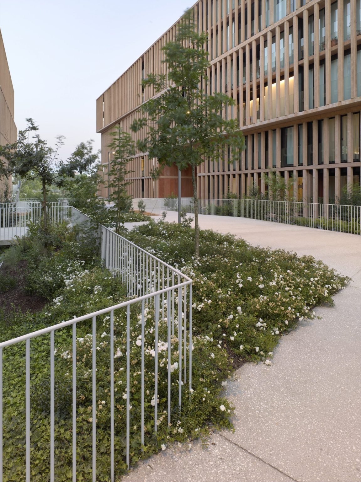 Cornes Residencial by Orza paisajismo – mooool