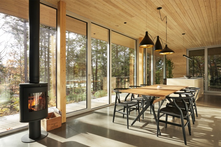 沐浴林间 · 加拿大 Le Quai 住宅 / Atelier Pierre Thibault – mooool木藕设计网