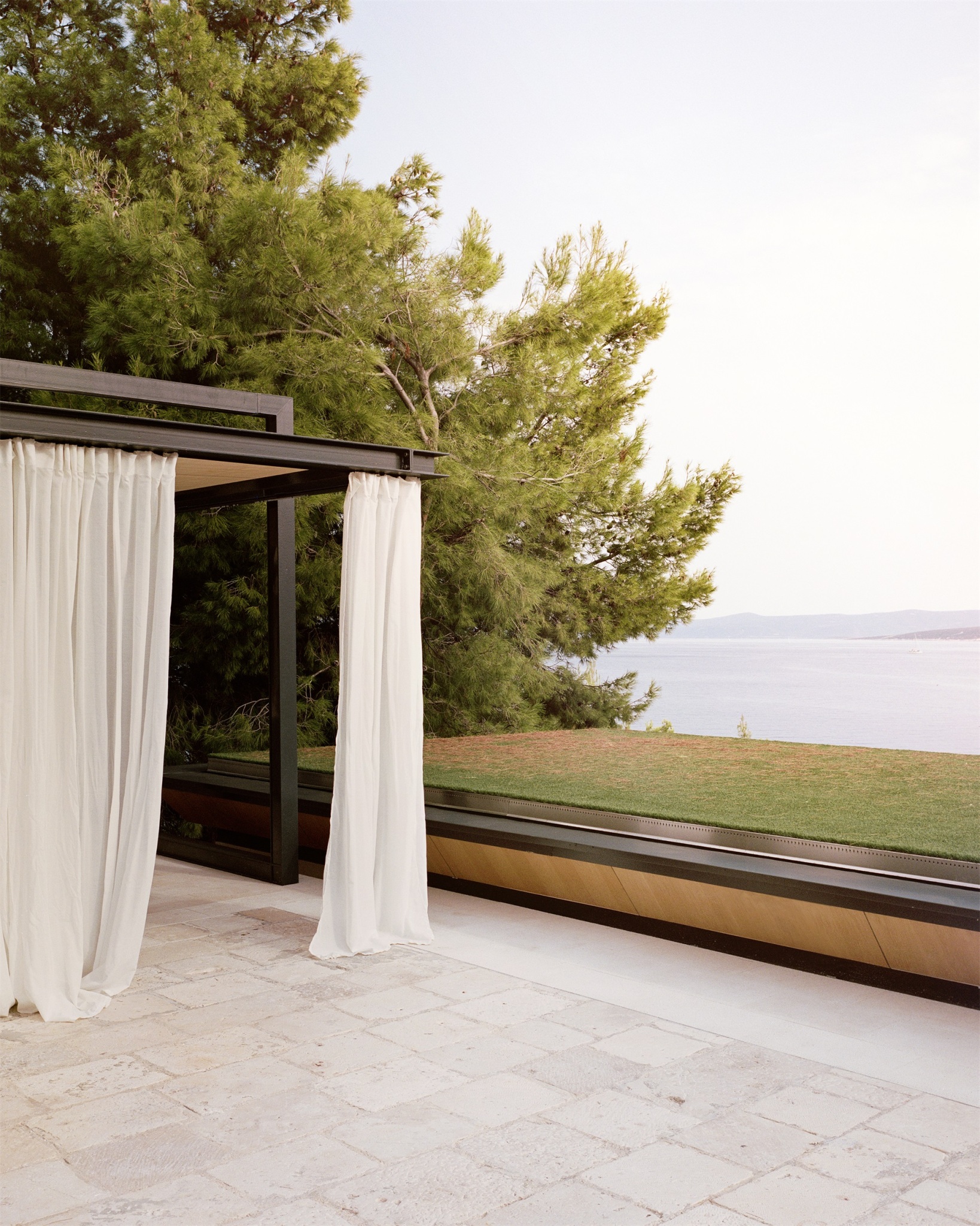 SEA HOUSE | 地中海边的私人度假别墅 / Studio Bressan – mooool木藕设计网