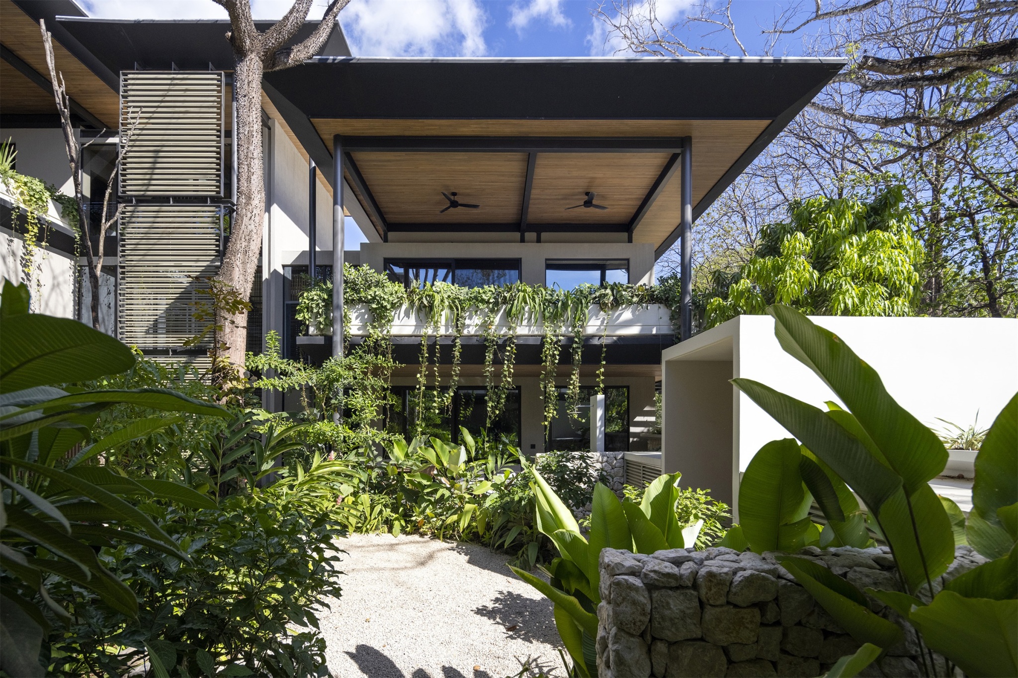 诺萨拉冲浪度假屋 & 短长期租赁公寓 / Studio Saxe – mooool木藕设计网