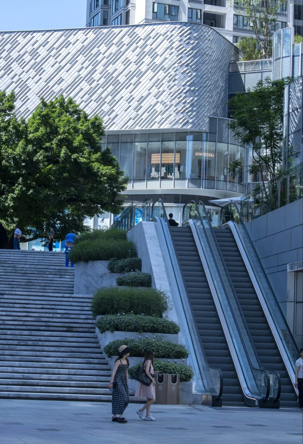 重庆万象城二期：山城溶溶，万象榕容 / PLAND博度景观设计 – mooool木藕设计网